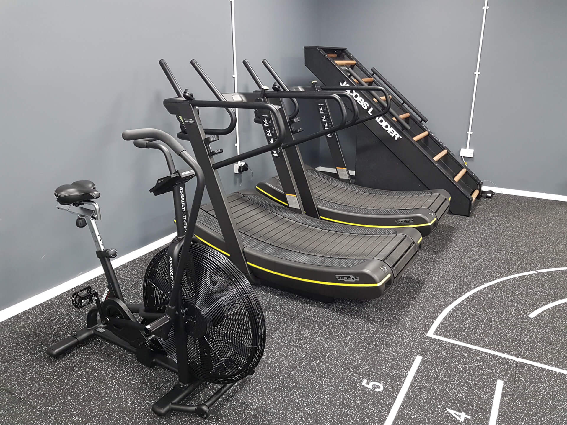 CF11 Fitness - The latest state-of-the-art TechnoGym equipment